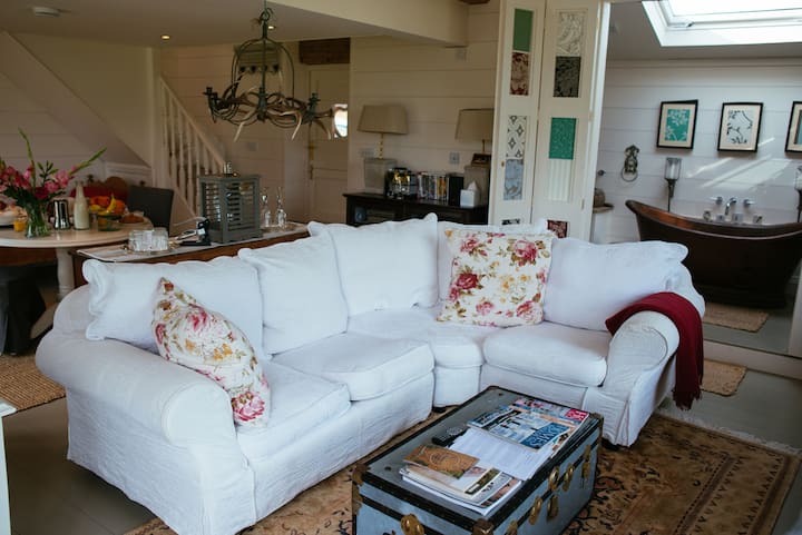 The Garden Room 5* Boutique Barn - Whitchurch