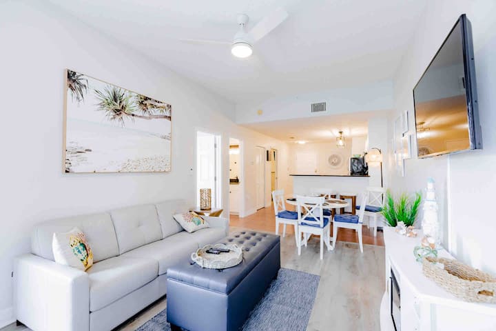 Madeira Beach Retreat - With Pool & Fido Friendly! - Madeira Beach, FL