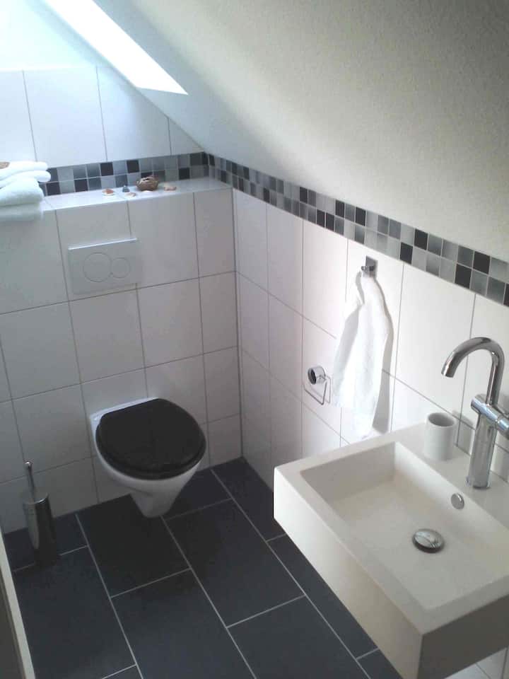 Klimatisiertes Dachgeschossapartment In Re-nord - Herten