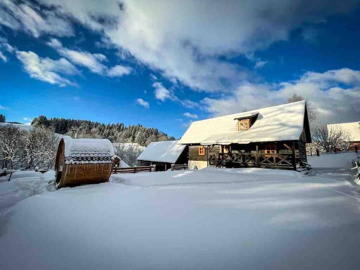 Traditional Deer Cabin With Barrel Sauna - Slovakia