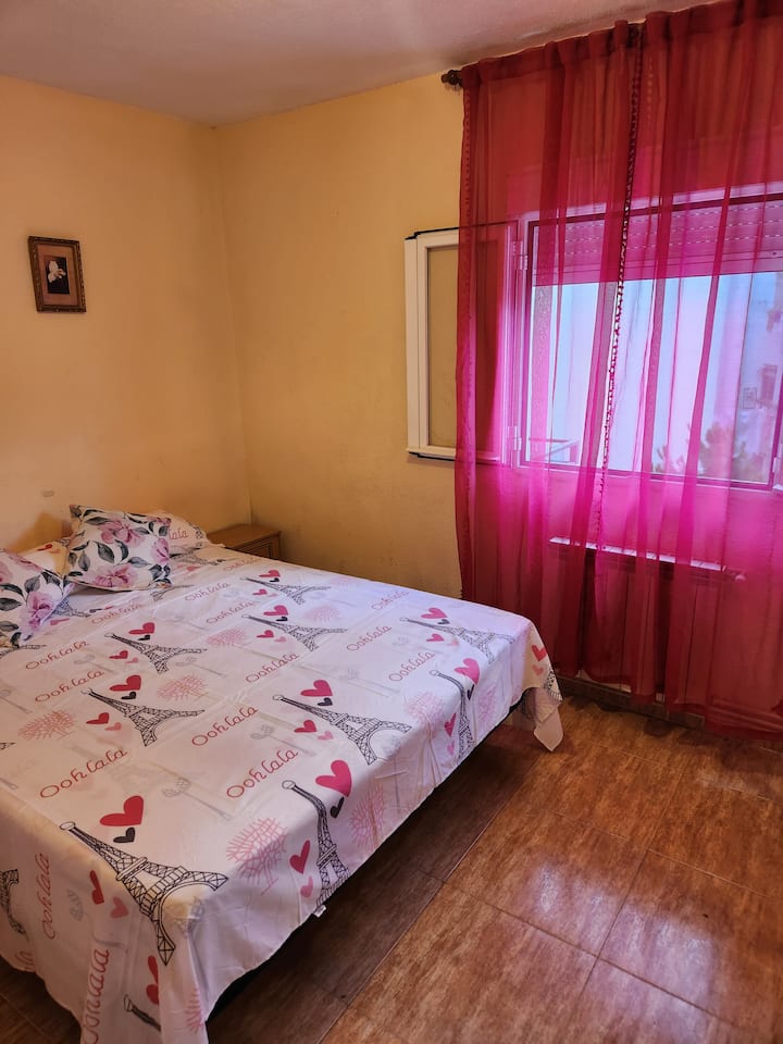 Una Habitación Privada Amplia Y Luminosa - Móstoles