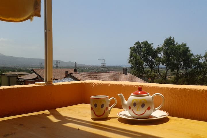 Monolocale In Collina Vista Mare/ Квартира с видом - Scalea