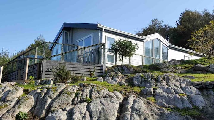 Quiet Hilltop Lodge W/ Epic Views & Forest Walks - Kippford