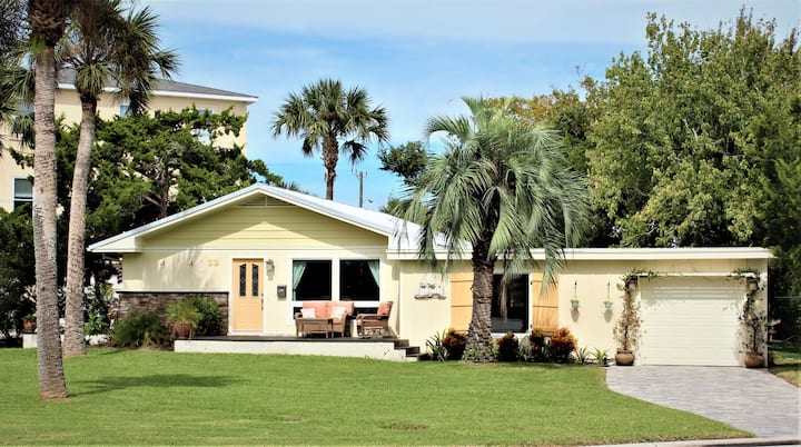 Walk To Downtown! Minutes To Beaches. Hot Tub! - St. Augustine, FL