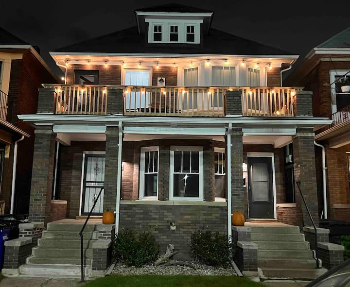 Motown’s Neighborhood Airbnb - Detroit, MI