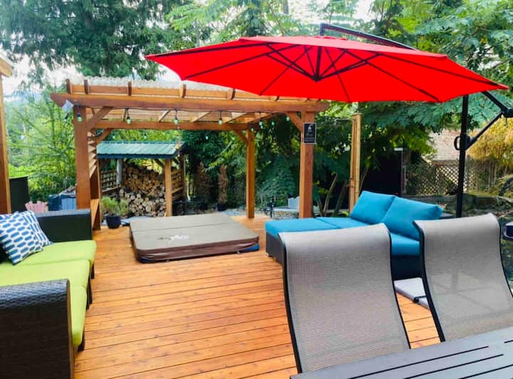 Welcome To The Sunshine Coast Craftsman Cottage! - 밴쿠버 섬