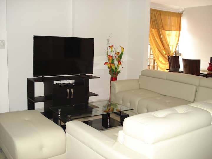Modern Apartment. Great View! 2nd Floor - Cali