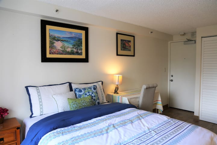 Waikiki Studio With Kitchenette 5 Min To Beach - Honolulu, HI