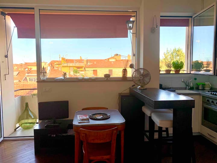 Charming Home Towers-roofs View - Bologna