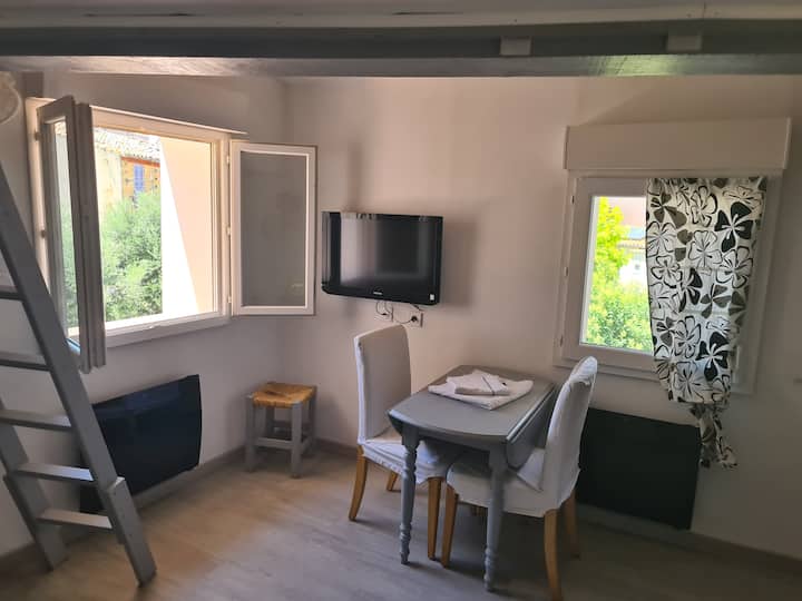 Studio Mezzanine Ensoleillé à 2 Minutes Du Port - Cassis