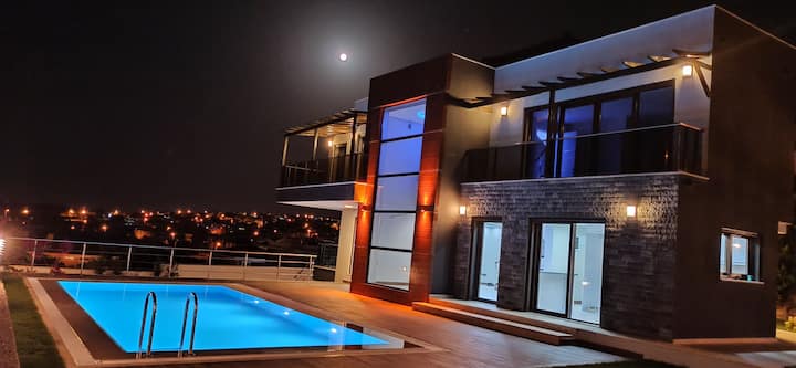 Vi̇lla Deni̇z 
Tek Tripleks  Müstakil Havuzlu - Çeşme