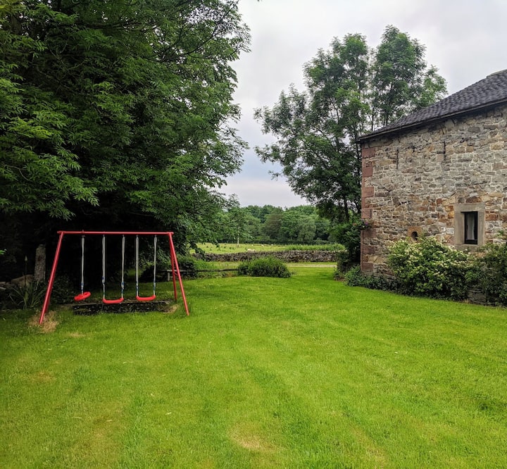 East Barn -Beautiful, Deceptively Spacious Barn - Hartington