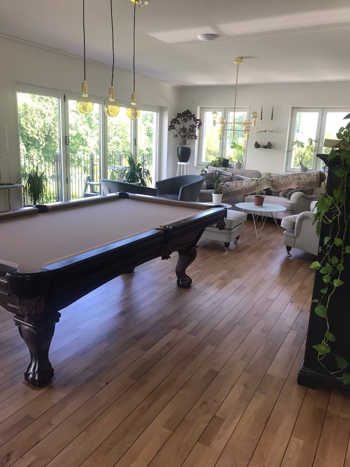 Stort Hus Med Pool & Sjöutsikt, Nära Mall! - Stockholm