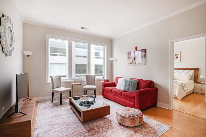 Red 2br 2bth Near Manhattan-partial View To River~ - Edgewater, NJ