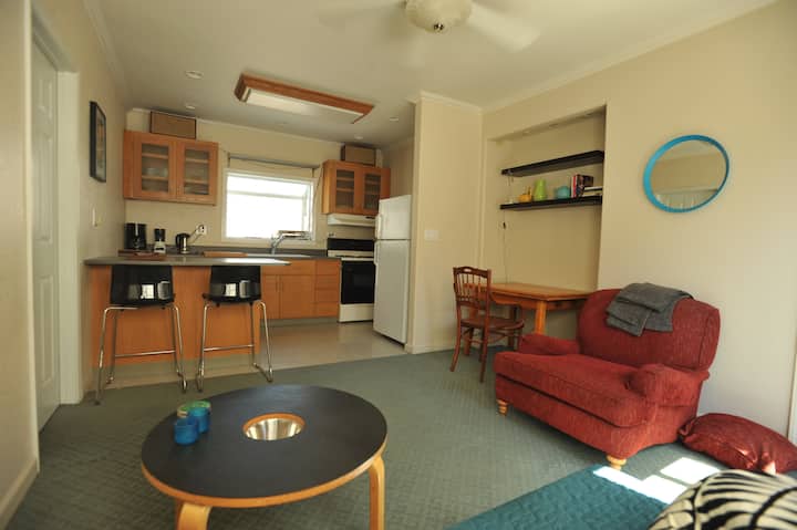 Private Rockridge Cottage For 2-4 - Berkeley, CA
