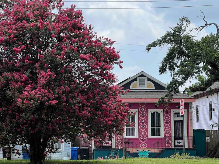 The Sobek — 1 Block Off Frenchmen Quick Walk 2 Fq - New Orleans, LA