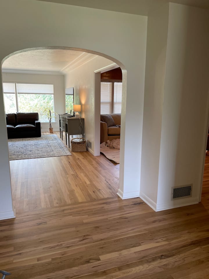 Beautiful Home Across From Holt Arena - Pocatello, ID