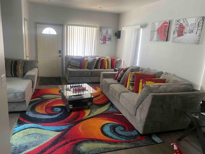 3 Bedroom Home/ Outdoor Luxury - Fife, WA