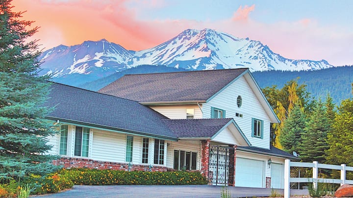 Alpenglow Manor Guest House - Mount Shasta, CA