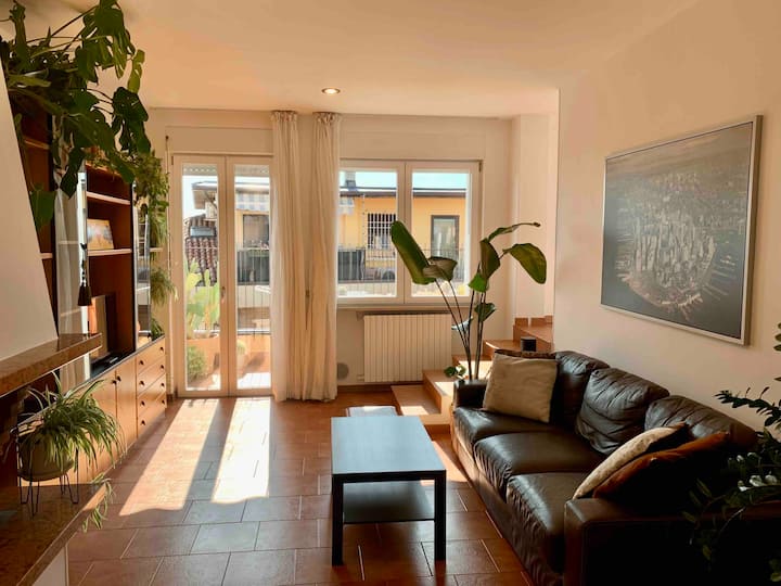 Sunny Top Floor Apartment - Verona