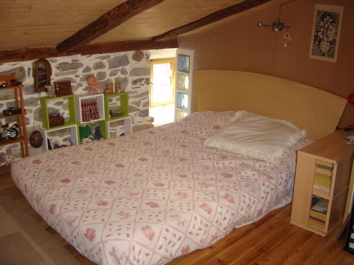 Millau Centre, Chambre De Caractère Mansardée - Millau