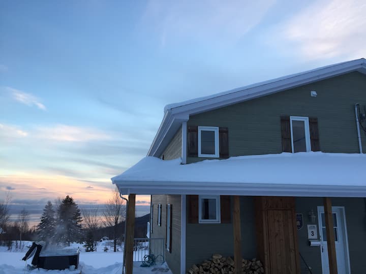 Au Paradis Du Bois 
Chalet Complet - Le Massif de Charlevoix