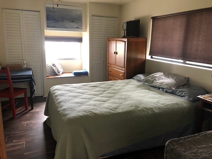 Sip, Surf, Stay. Private Room 13 Mins From Airport - Spring Valley, CA
