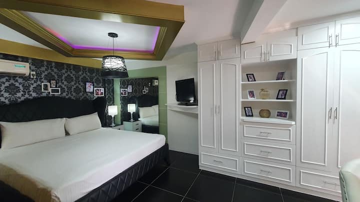 Mhizv@kandi Chatsworths: 1 Bedroom Loft Unit - Angeles