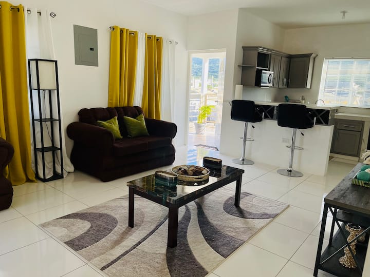 Mike’s Guesthouse Montego West Village - Montego Bay