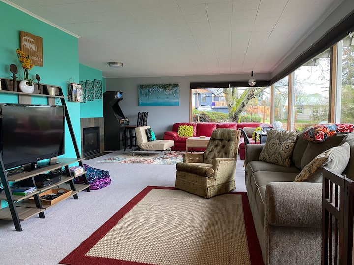 Sunny Peninsula Getaway With A View - Port Angeles, WA