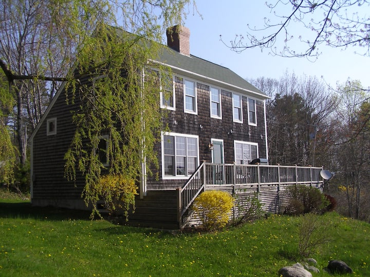 Bremen Saltbox With A View - Round Pond, ME