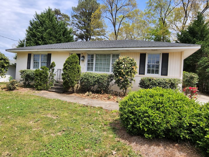 Bb's Bungalow On Powers Ferry - Marietta