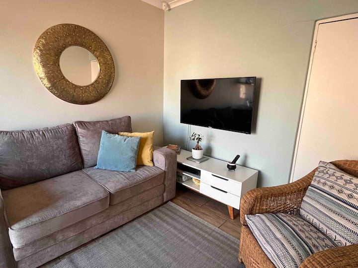 6 On Grand - (Not Impacted By Loadshedding) - Cape Town