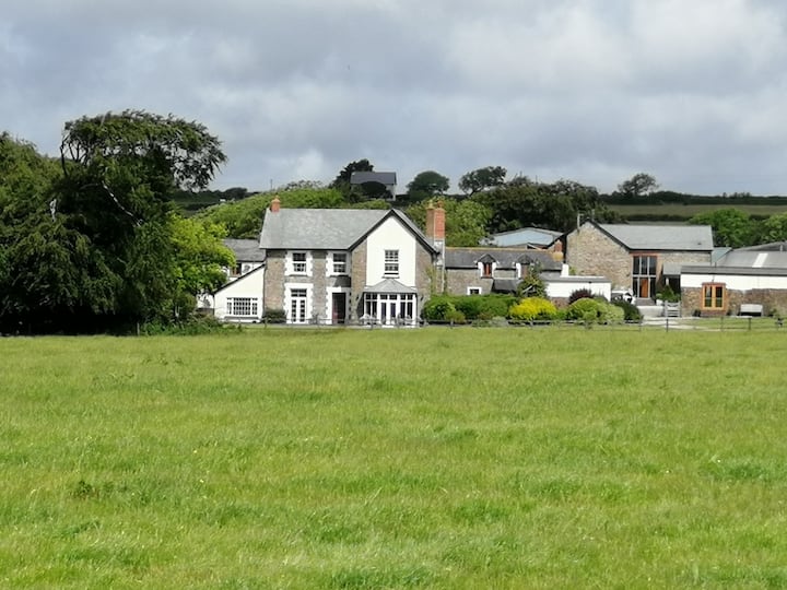 Stunning Rooms In Idyllic Setting Off Tamara Way. - Bude