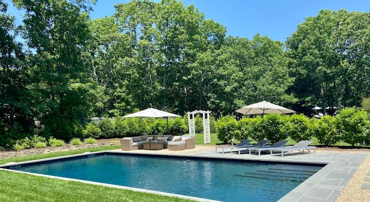 Poolside In Southampton: Sunny Yard/central Air - Long Island, NY