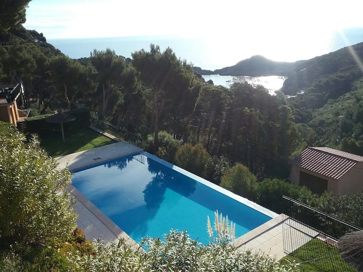 Belle Maison Conviviale à Sa Tuna - Sa Tuna