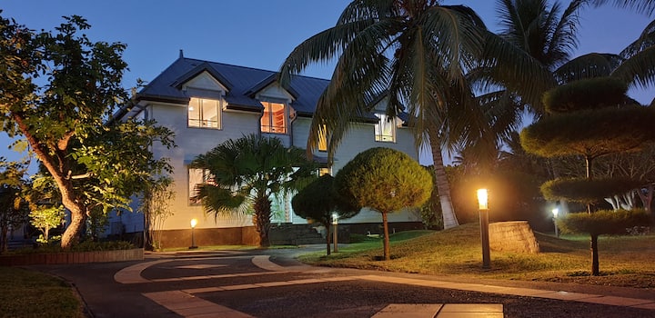 Magnifique Villa Avec Bungalow à 200 M Du Lagon - Saint-Gilles les Bains