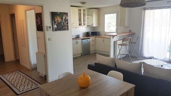 Grand T2 De Charme Tout éQuipé, Parking Et Jardin - Martigues