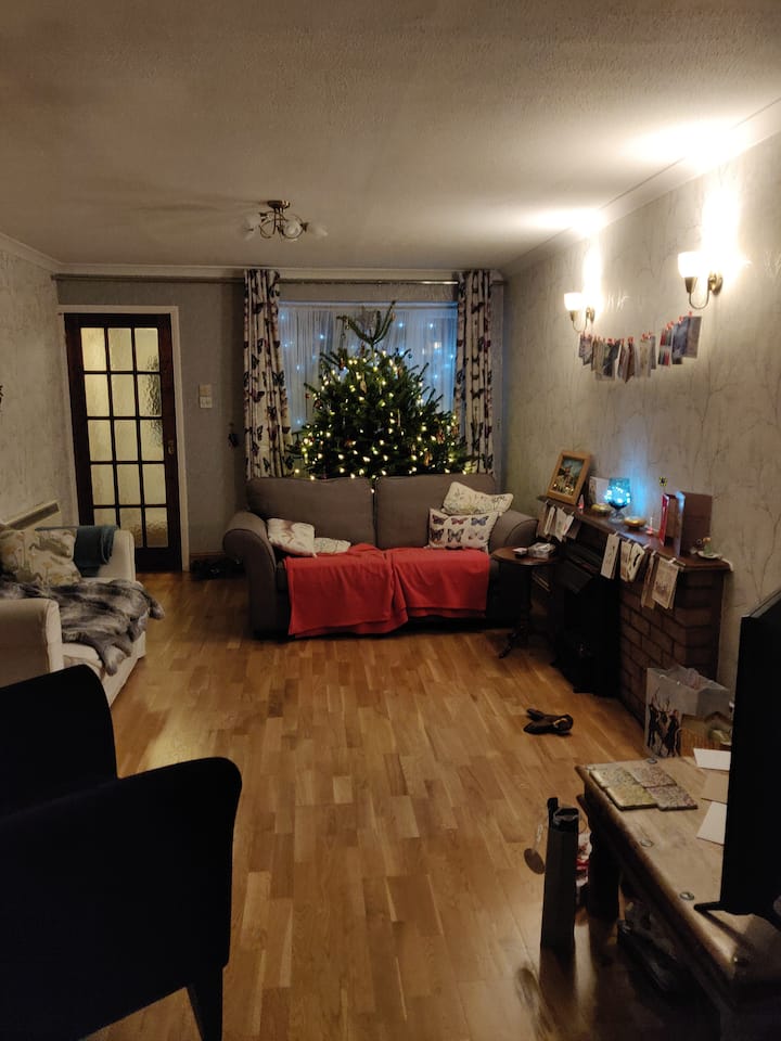 Charming Little Bedroom With View Of Garden. - Beaulieu