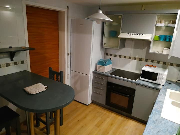 Appartement 4 Chambres, Parking,neoma, Rouen 5 Min - Mont-Saint-Aignan