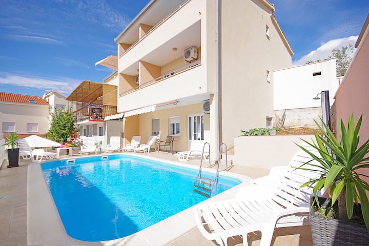 Apartman Antoana - Okrug Gornji