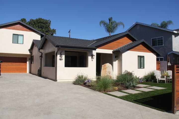 Private 1 Bedroom With Balcony - Newport Beach, CA