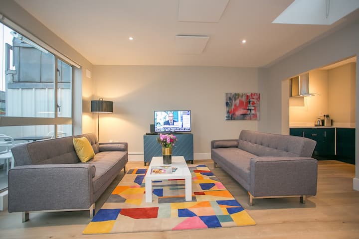 Temple Bar 2 Bedroom Deluxe Apartment - Sleeps 7 - Dublin