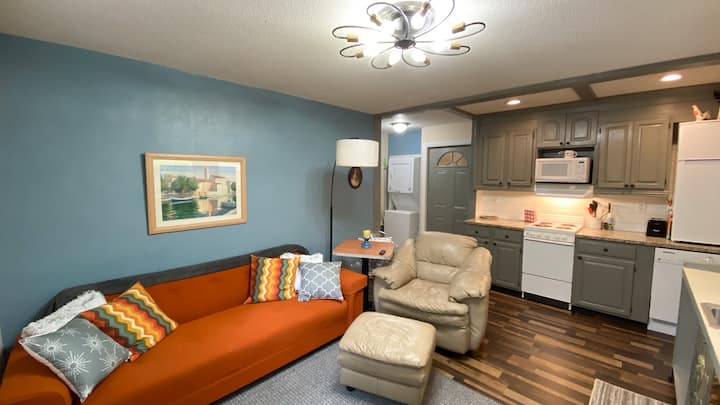 The Rosehill -1 Bd/1ba Apt Near Amerson River Park - Macon, GA