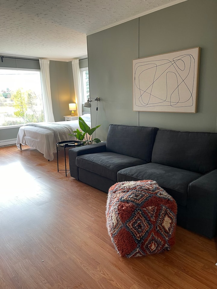 Downtown Apartment Near George Dumont Hospital - Moncton