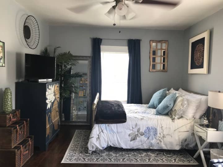 Third Ward Garage Studio Apartment - Houston, TX