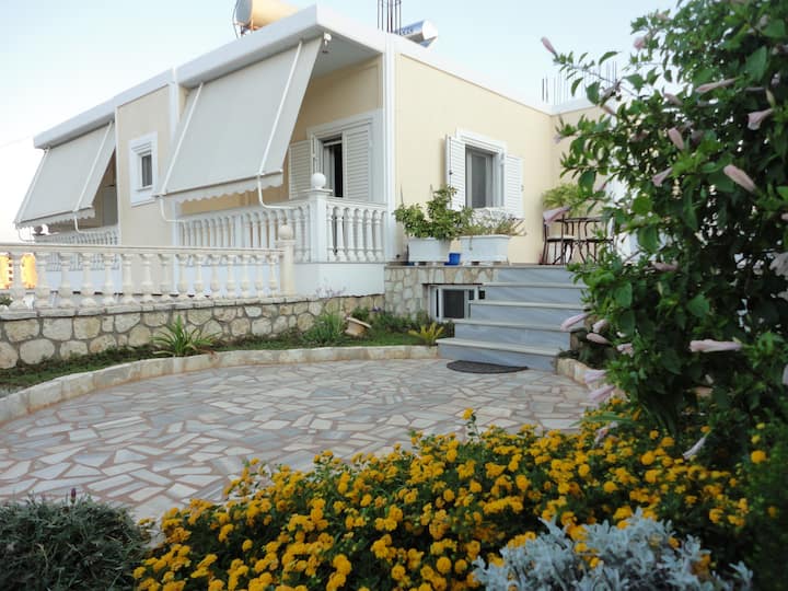 3 Bedroom Apartment In Ksamil . - Ksamil