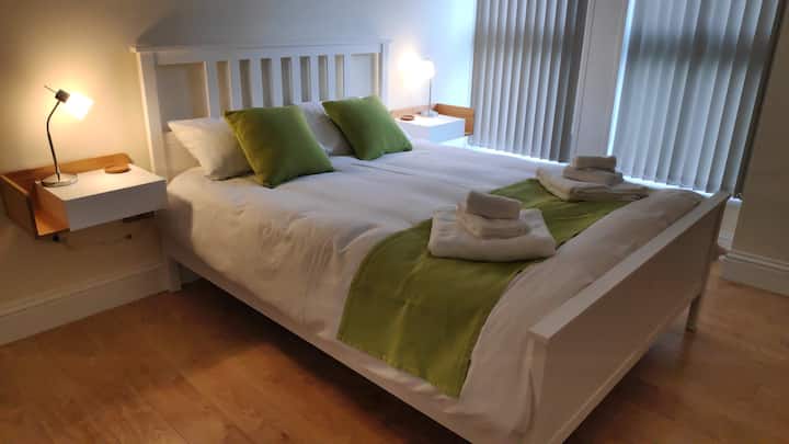 Chandlers Lodge B&b - Room Three (King En Suite) - Camelford