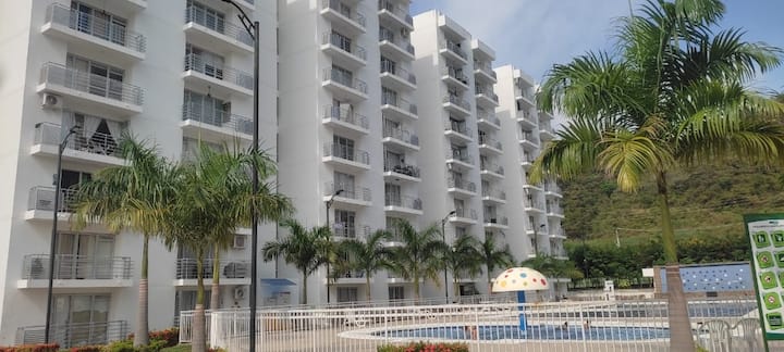 Apartamento Hermoso , Muy Fresco, Con Aire Y Wifi. - Girardot