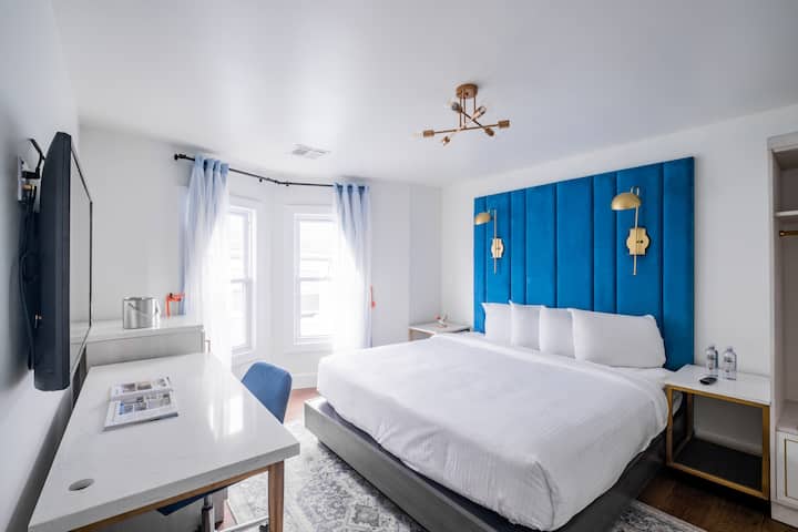 Historic Inn | King Room - Ocean City, NJ